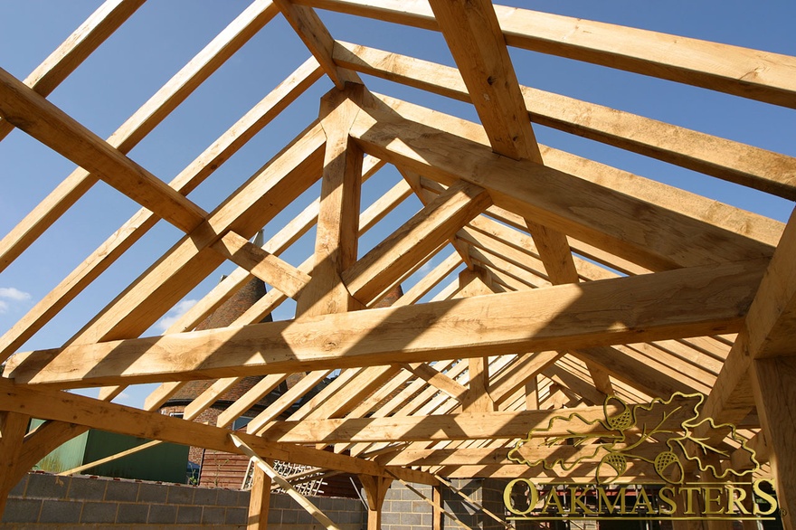 King post trusses and open vaulted ceilings - Oakmasters