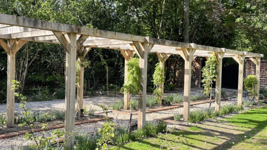 Custom Oak Pergolas | Oak Pergola Kits by Oakmasters - Oakmasters